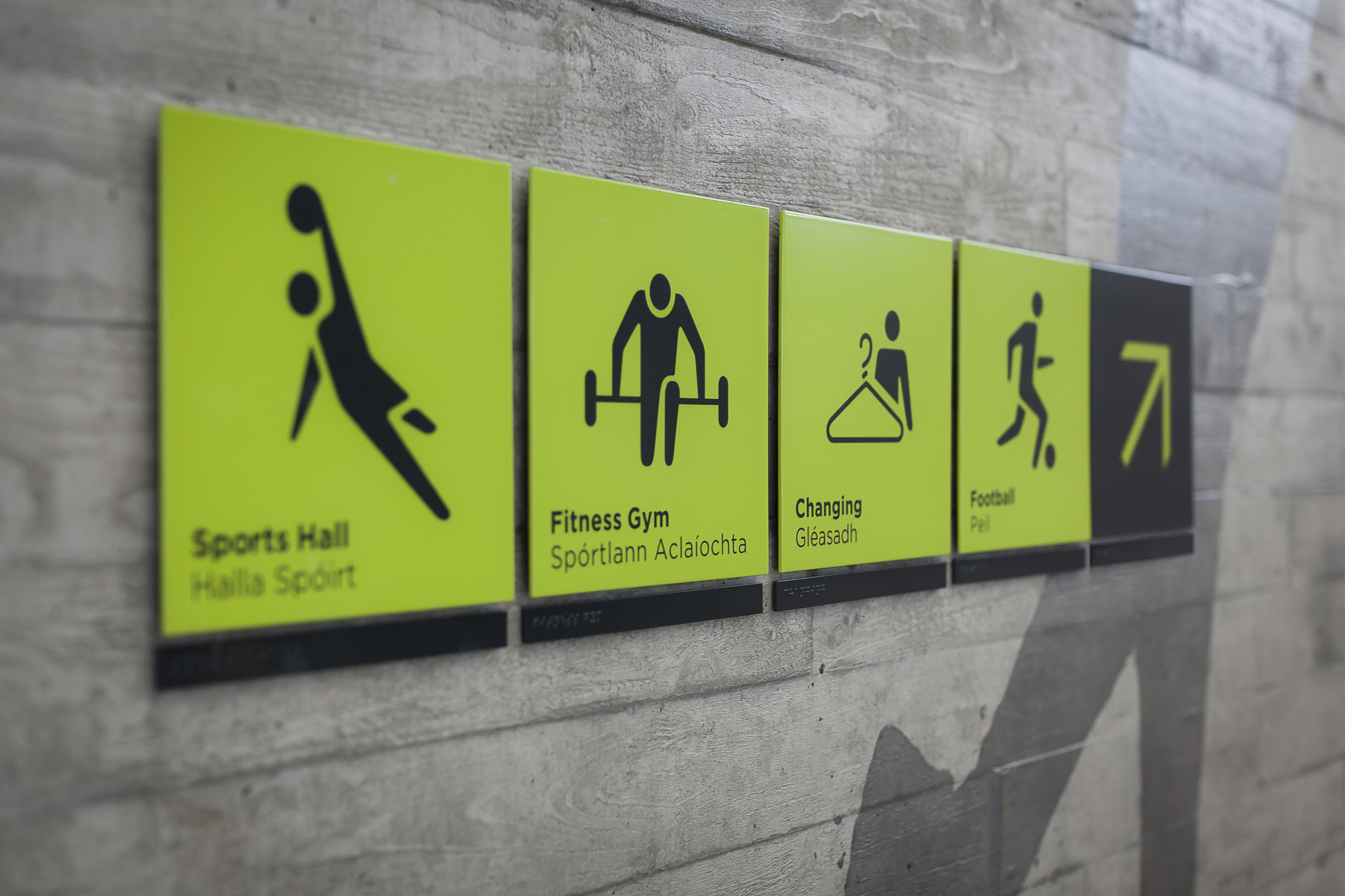 DCC Leisure Centre Signage – 100 Archive